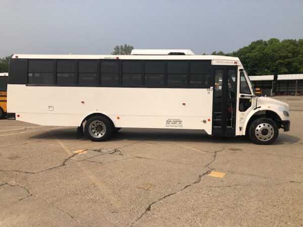 2018 PRE-OWNED Freightliner Thomas C2 Commercial - Hoekstra Transportation